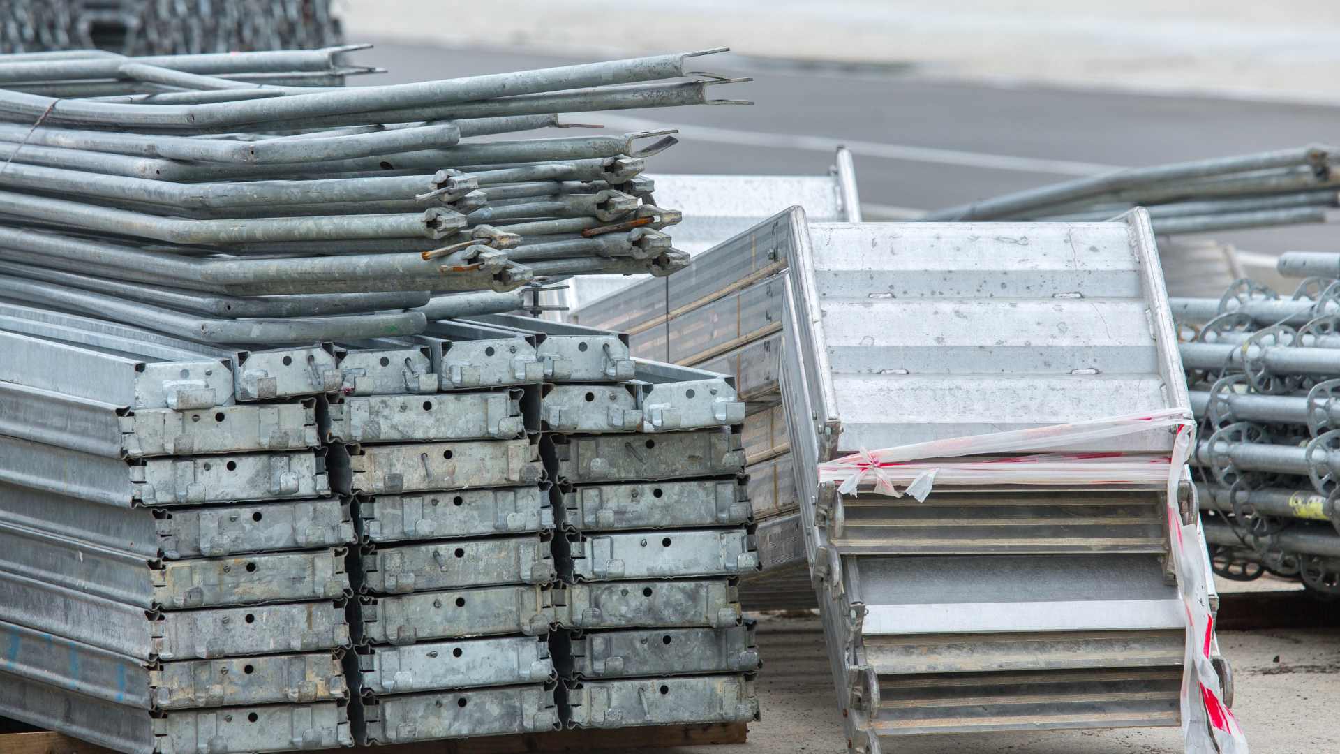 Scaffolding Inovatif dengan Ring Lock System Scissors - Masa